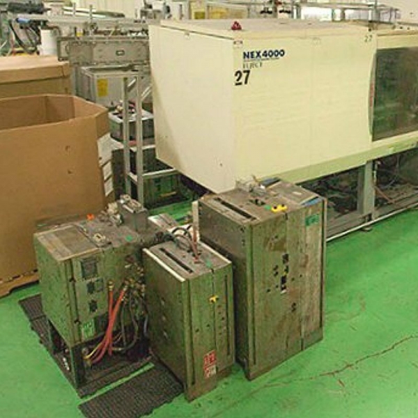 Team 1 Plastics' Injection Molding Equipment | Team 1 Plastics